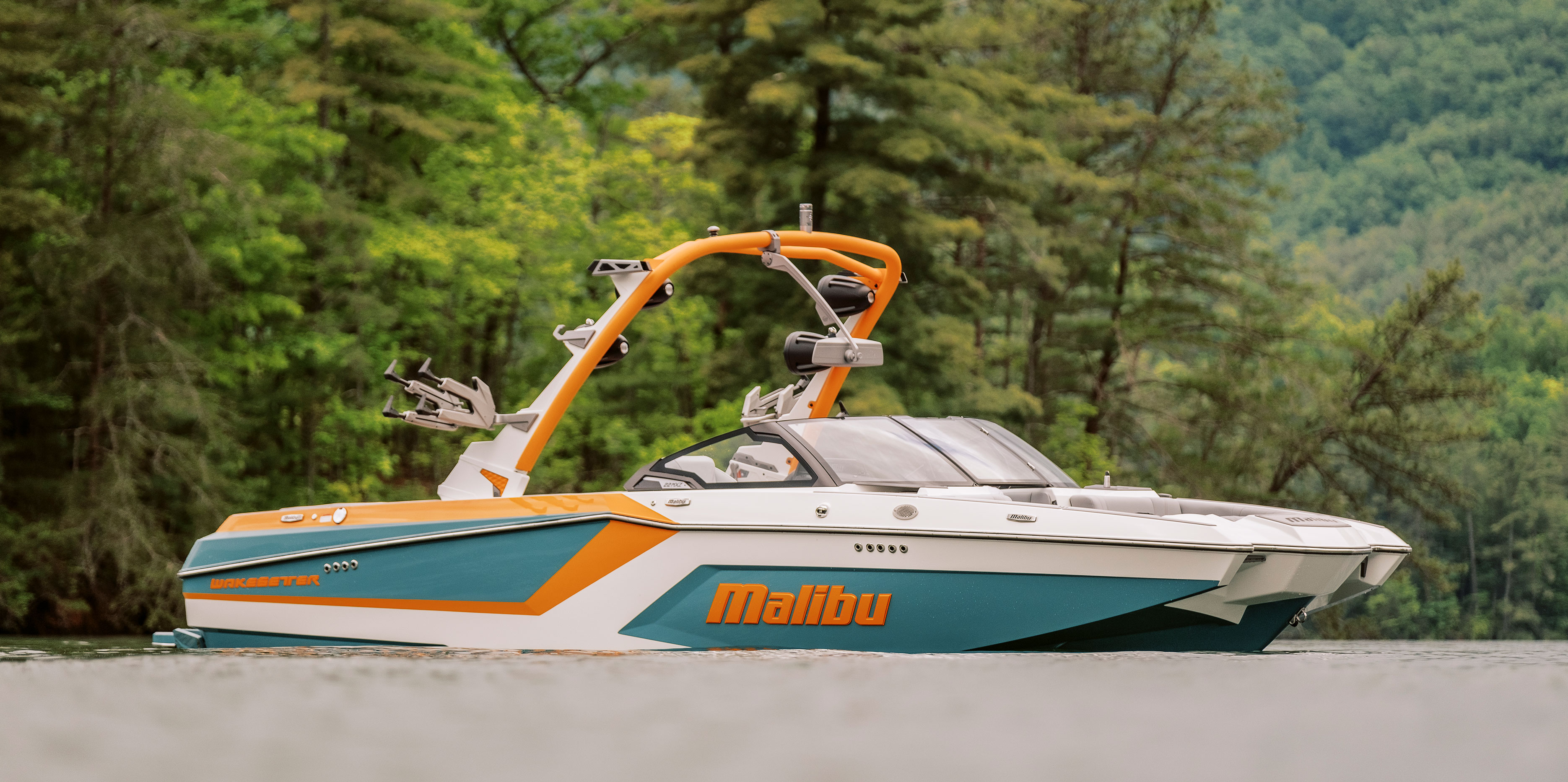 Wakesetter 22 MXZ | Compact Yet Spacious | Malibu Boats